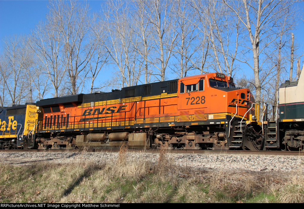 BNSF 7228